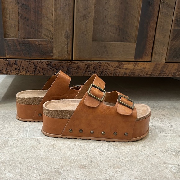 BAMBOO | Shoes | Bamboo Tan Platform Sandals Birk Style 8 | Poshmark
